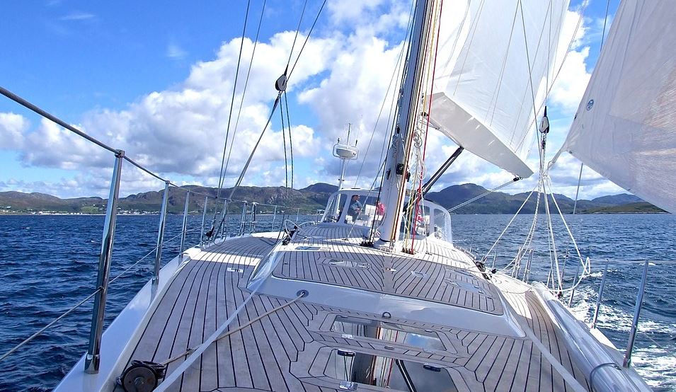7 Common Nautical Phrases And What They Really Mean 7 Common Nautical Phrases And What They Really Mean